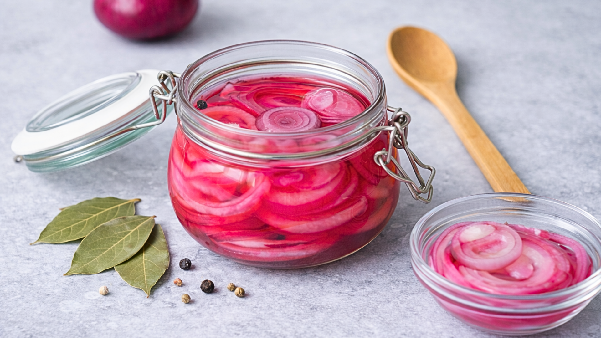 Savanyított lilahagyma recept: az 5 perces savanyúság, amiért hálás ...